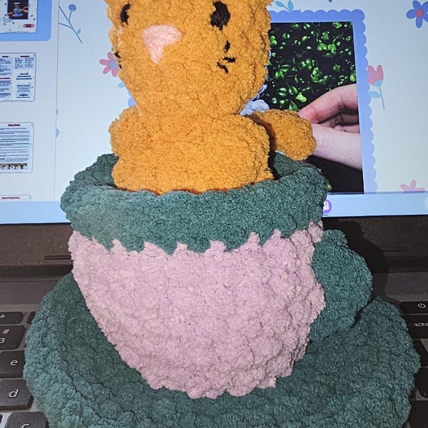 NO SEW!! Tabby Teacup Popping Desk Pal, PDF Pattern, Crochet Pop ...