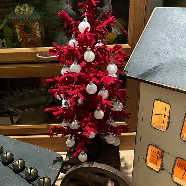 Wool Feather Tree/ Upcycled Wool Blanket/ Cream With Green Tips ...