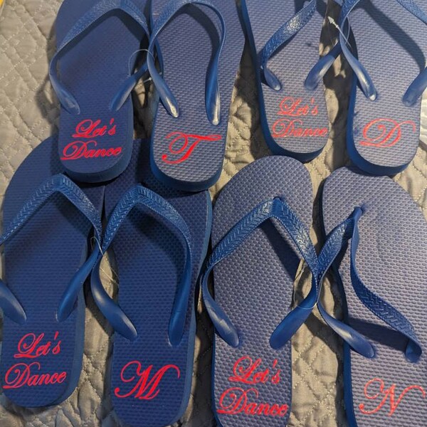 Monogrammed Flip Flops: Personalized Bridesmaid Slippers - Etsy