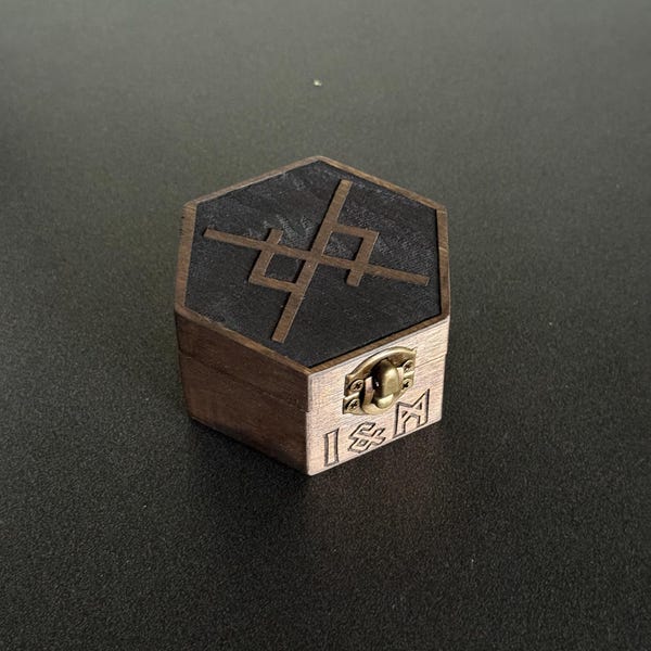 Norse Runes, Elder Futhark Divination Runic Dice, 4 Wooden Dice With ...