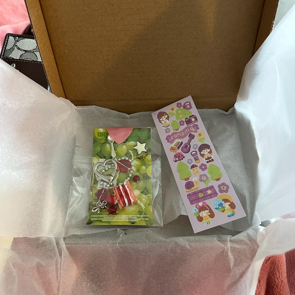 Pink + Green Manga Heisei Retro Sticker Deco Resin Juminocore Japanese ...