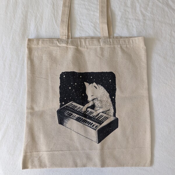 Mythical Mouse Soldier Customizable Tote Bag, Bloomburrow Gift Ideas ...