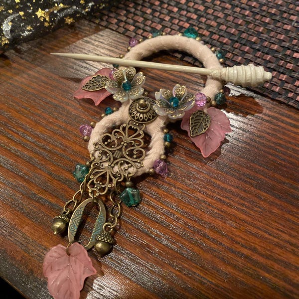 Crystal Point Hair Stick, Pagan Hair Pin, Decorative Wood Hair Pin ...