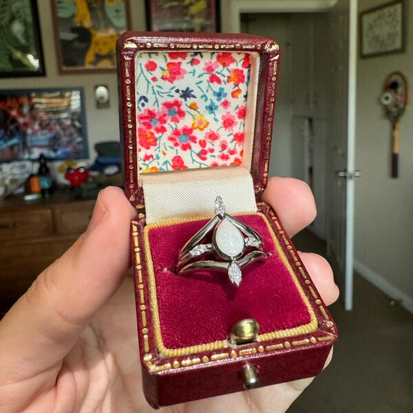 Unusual Vintage Style Ring Box. Wedding Ring Box. Antique Style Jewelry ...