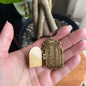 Avatar: Guru Laghima Inspired Necklace - Etsy