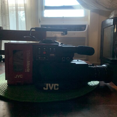 Vintage MCM Inventa Mantel Clock AS IS for Decor or Repair chimes but ...