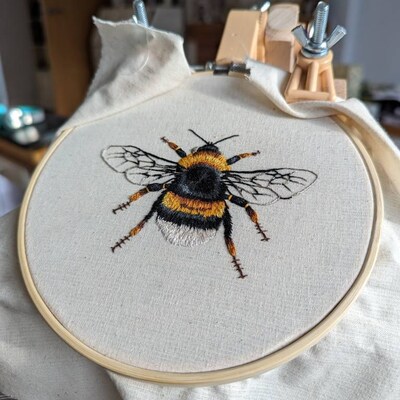 Bee: Hand Embroidery Pattern. Thread Painting Tutorial. PDF Digital ...