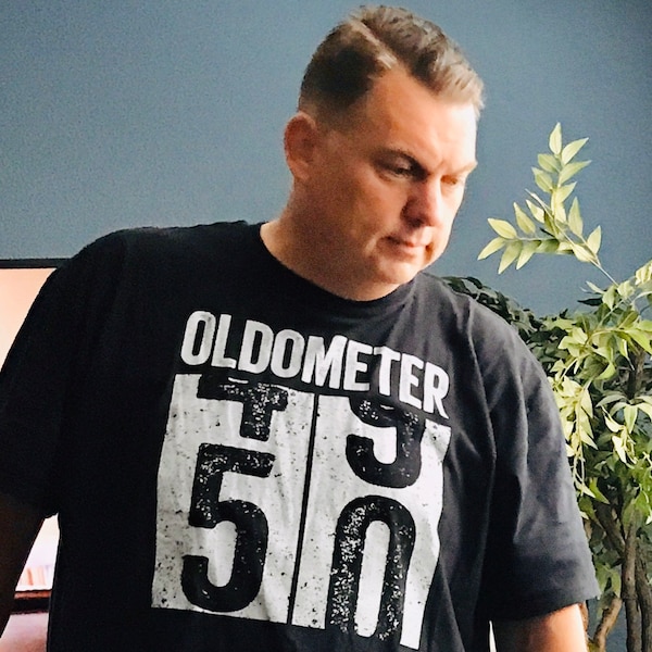 Oldometer 50 T-shirt - Unisex Funny 50 AF Mens 50th Birthday Shirt ...