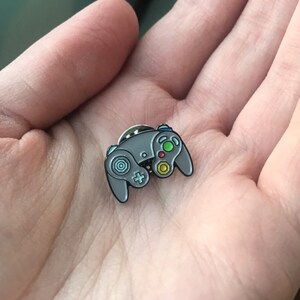 Nintendo Gamecube Controller Enamel Lapel Pin in 6 Colors Super Smash ...