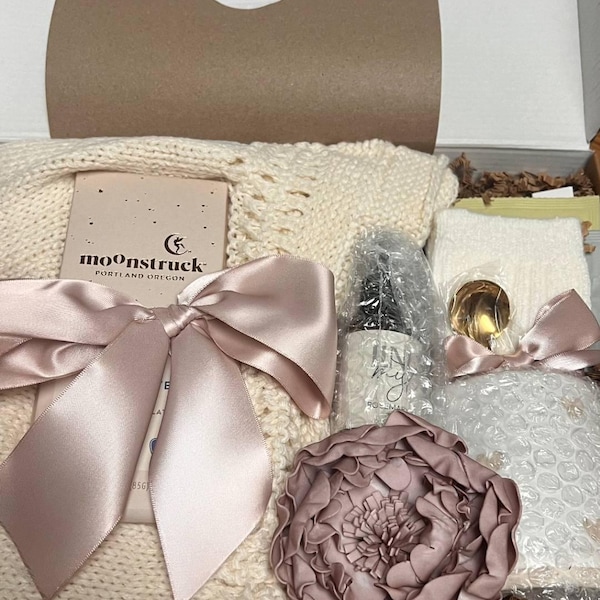 Classy Gift Box for Women, Cozy Gift Box With Blanket, Spa Gift Basket ...