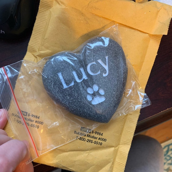 Pet Memorial Stone in Gray & White, Engraved Heart Rock With Your Pets ...