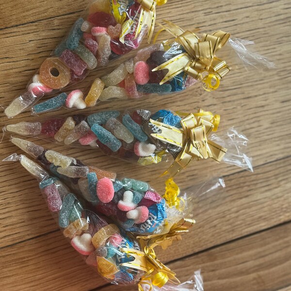 Halal Pick and Mix Sweet Cones – Custom Party Treats – Perfect for ...
