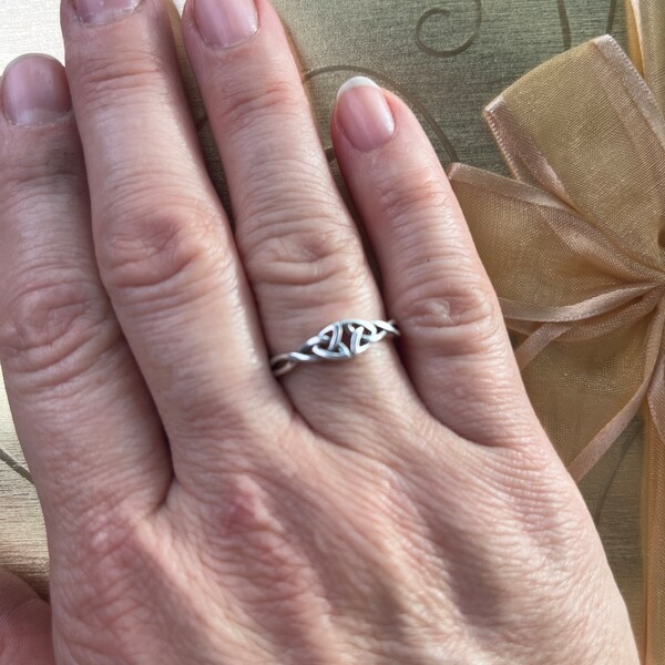 Irish Serch Bythol Ring • Sterling Silver Celtic Triquetra Knot Ring ...