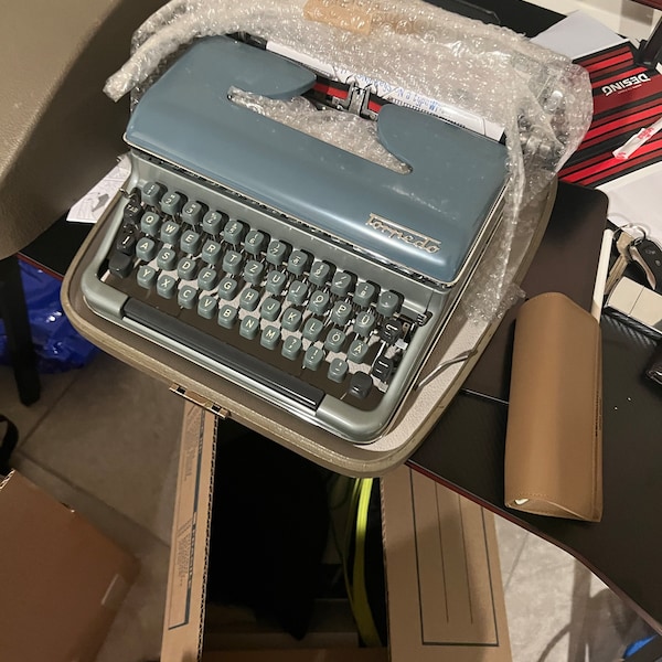 Beautiful Rare GREEN 1955 Alpina SK24 Typewriter - Working - Design ...
