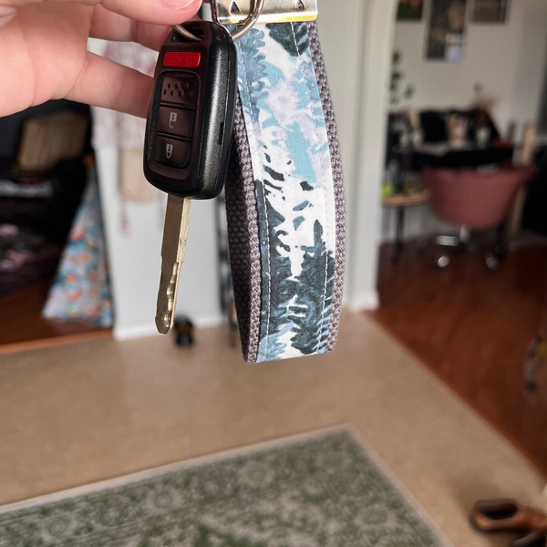 Winter Evergreen Tree Key Fob- 2 Sizes- 3 Colors - Etsy