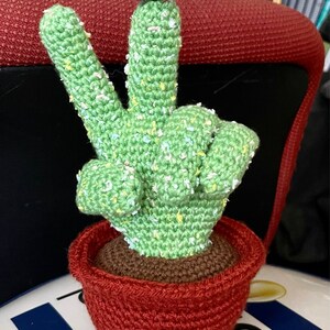 Cactus Hand CROCHET PATTERN / Amigurumi Cactus PDF English - Etsy Canada