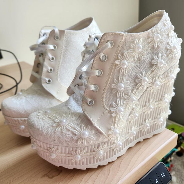 Wedding Sneakers Lace, Bridal Shoes, Bride Sneakers Converse, Bride ...
