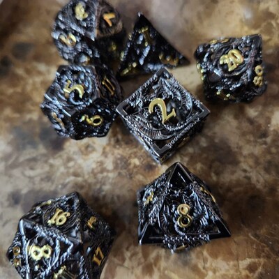 Rotatable Dragon Eye Dnd Dice Set , Liquid Core Dungeons and Dragons ...