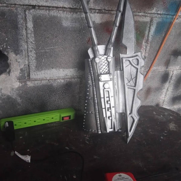 EVA Foam Predator Gauntlet Template - Etsy