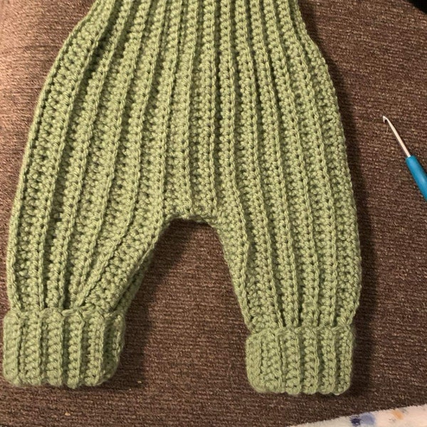 CROCHET PATTERN + VIDEO Easy Crochet Baby Pants Pattern + Video ...