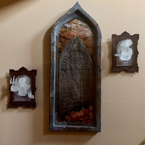 Gentleman Ghost in the Mirror Wall Plaque, Glow in the Dark Resin ...