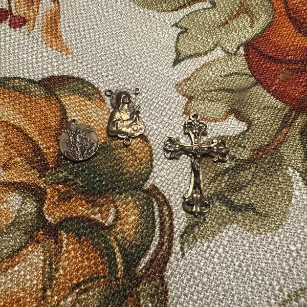 The Sacred Heart of Christ With Scroll Points Heirloom Bronze Rosary ...