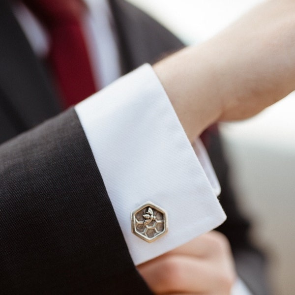Wonder Woman Cuff With Stars (14k Rivets) - Etsy