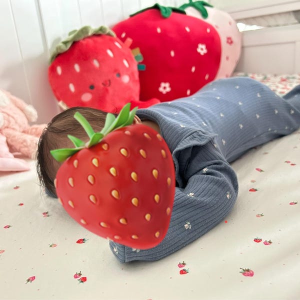 Organic Strawberries Cream Crib Sheet: Baby/toddler Fitted Sheet | Mini ...