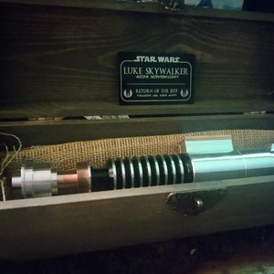 Wooden DOUBLE Lightsaber Box customizable - Etsy