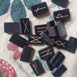 Wooden Runic Set, 25 Pcs With Velvet Pouch Wood Runes Elder Futhark - Etsy