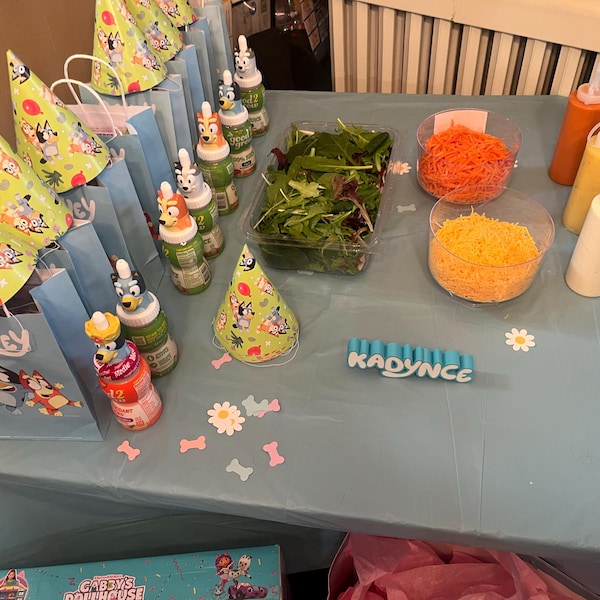 Grinch's Grumpy Greeting: A 3D Printed Stink Stank Stunk Door Corner ...