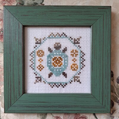 Quirky Quaker Queen Bee PDF Pattern Garden Delights Darling & Whimsy Designs - Etsy