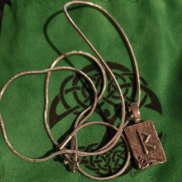 Shield Pendant – Four Corners Knot - Quaternary Knot - CELTIC ...