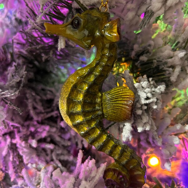 Miniature Wood-look Silly Seagull Hand-painted Resin Seagull Perched on ...