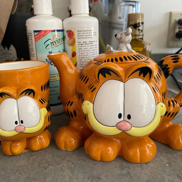 Gorgeous Collectible and Betty Boop Figurine as Chef With Blue Dress ...