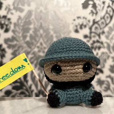 Amigurumi Soldier Crochet Pattern. Brave Mini Soldier. Languages ...