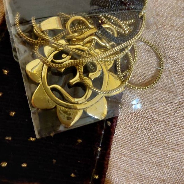 Handmade Solid Yellow Brass Hindu Religious Lucky Swastik Symbol ...