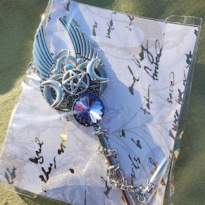 Loki Tree of Life Pendant - Etsy