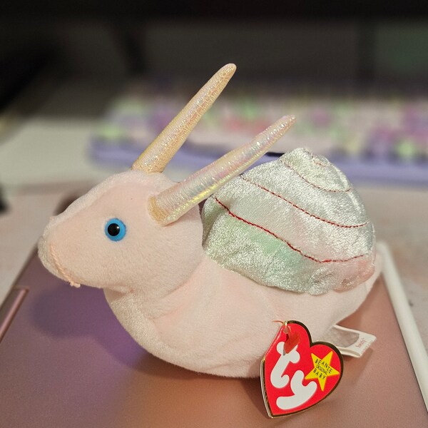 Ty Beanie Babies - Water Creatures - Sharks and Dolphins - Chompers ...