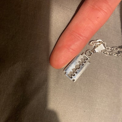 Razor Blade Silver Necklace & Pendent Emo Goth Cool Fashion Rock Tattoo ...