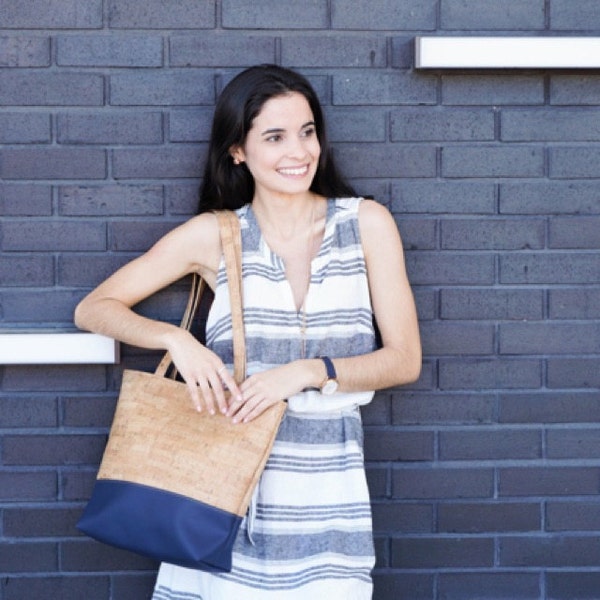 Perfume Bottle Mockup – no 01 | Modelier Collection | Mockup for ...