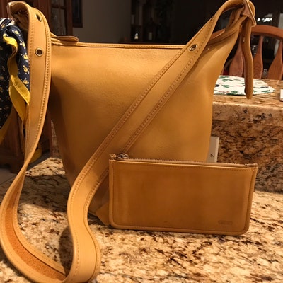 Like New, Vintage Coach Manor Bag, Top Handle Satchel 9977, Red - Etsy