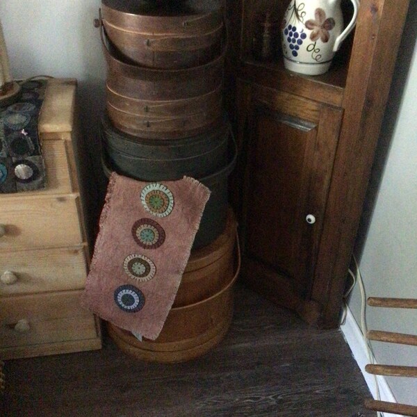 Blue and Tan Primitive Style Hooked Rug Runner Rabbit Pair in Stoneware ...