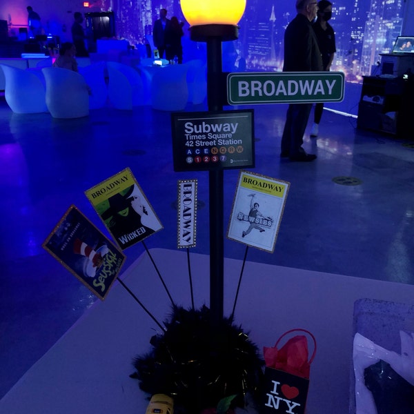 New York City NYC Centerpiece ~ LED Lit Street Sign Lamp Post ...