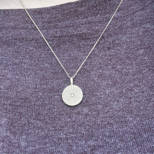 14K Solid Gold Locket Ring, Oval Locket Memorial Ring, Custom Photo ...