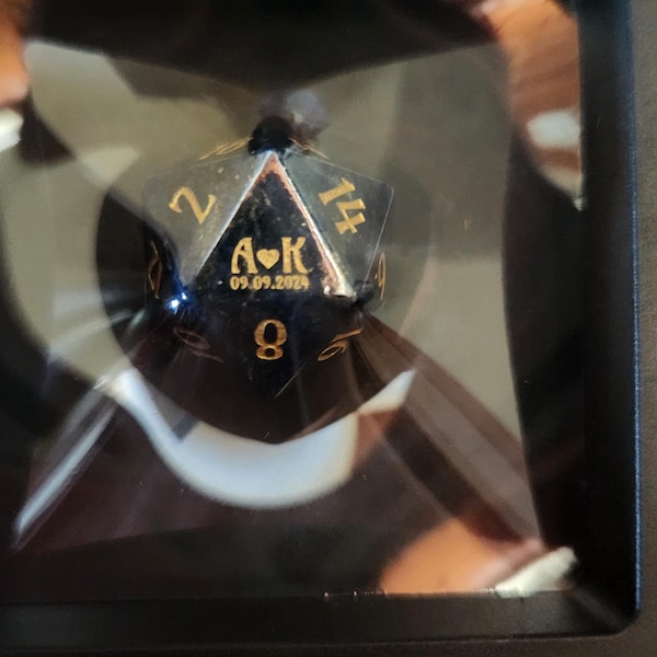 Set Mr Mrs D20 Dice | Wedding Dice | Groom and Bride | Dungeons ...