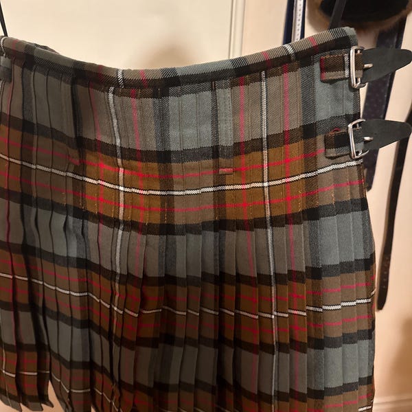 Scottish Traditional Macqueen 8 Yard Heavy Weight Tartan Kilt - Men's ...