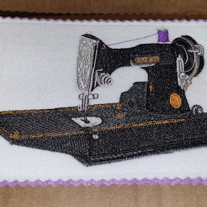 Daisy Chain Spool Pin Doily With a Singer Featherweight Sewing Machine ...