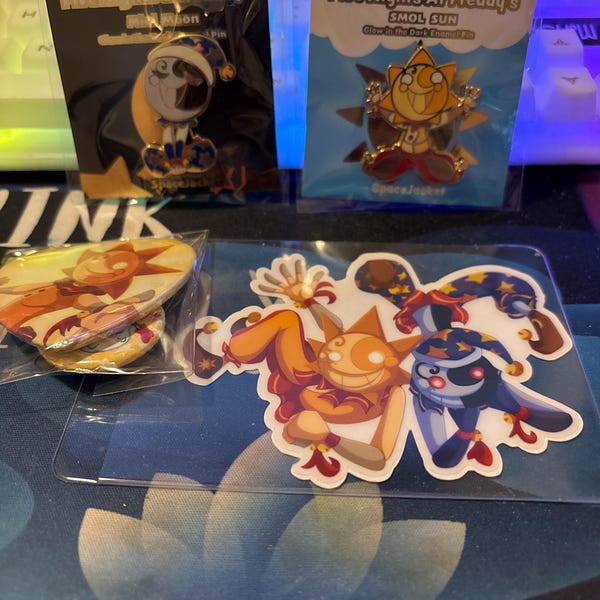 FNAF Smol Sun and Mini Moon Glow-in-the-dark Enamel Pins + Free Sticker ...
