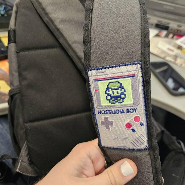 Recycle Trash Bin Embroidered Iron-on Patch - Windows 95 Badge Pixel ...